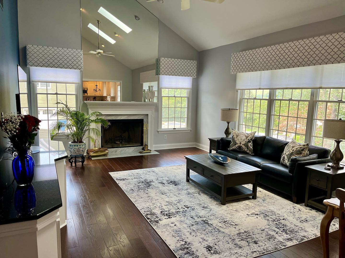 Benjamin Moore Graytint 1611 | Undertones, Photos, Color Palettes