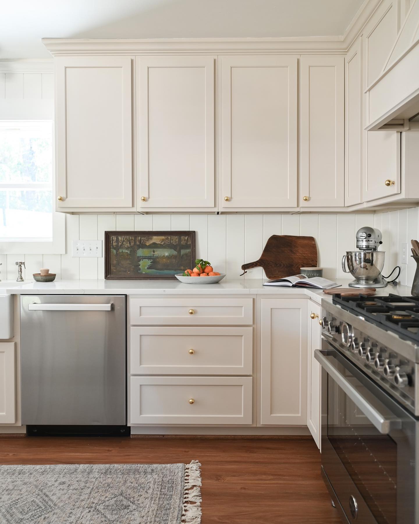 Sherwin Williams Natural Linen SW 9109 | Undertones, Photos, Color Palettes